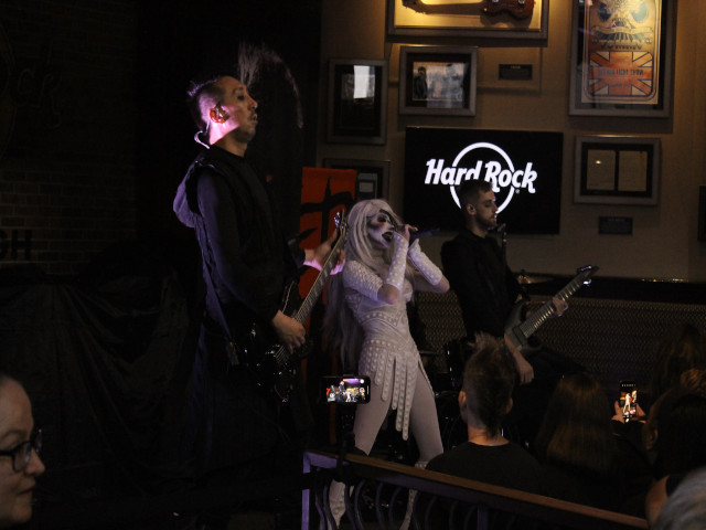 TRANSFORM INTO THE WORLD OF SEPTEMBER MOURNING AT HARD ROCK CAFÉ ...